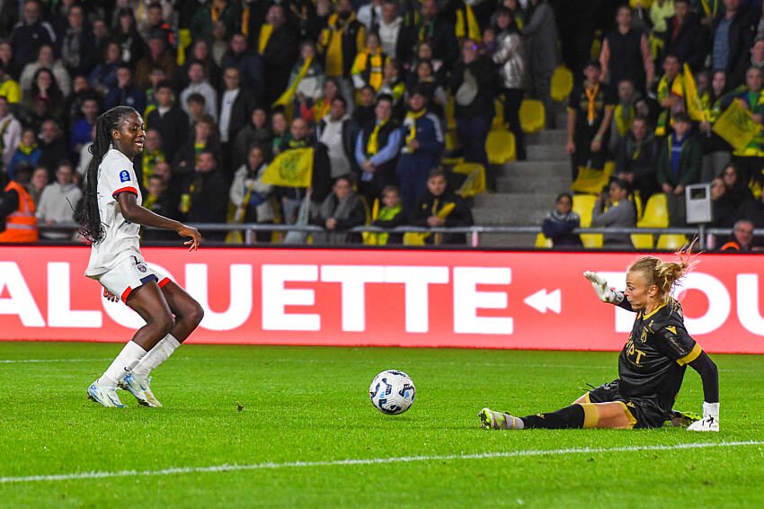 FC Nantes - Emily Burns, l'atout majeur des Canaris depuis le début de ...